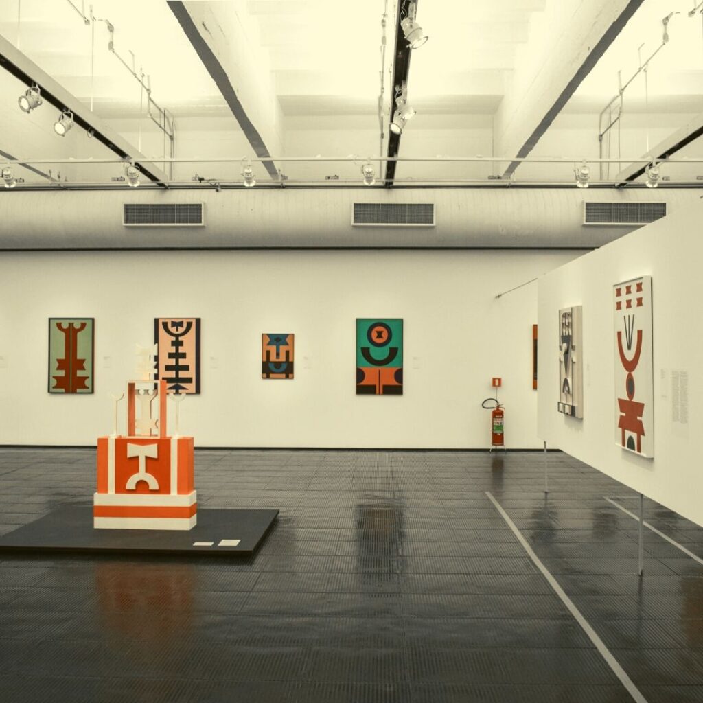 curaduría de arte qué es | ¿qué tareas implica? - Citaliarestauro